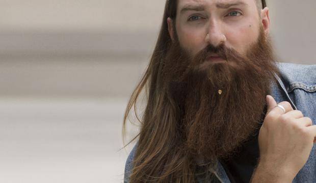 La primera marca de joyería para barbas